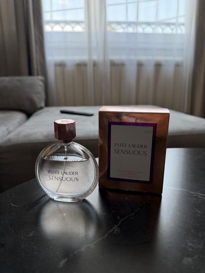 Estee Lauder Sensuous parfem