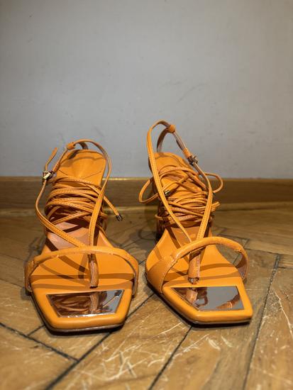 Schutz sandale