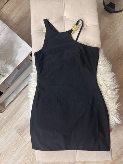 Mini crna haljina