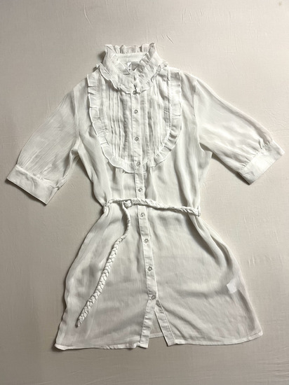 Bela elegantna kosulja