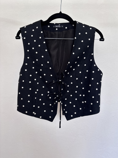 Prsluk polka na tufnice