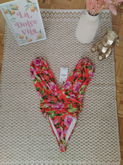 Zara novi cvetni body