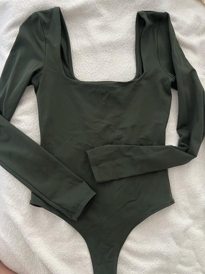 ❤️   ZARA nov bodi bez et