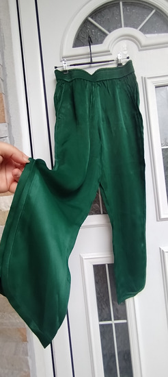 Rez. ZARA smaragdno zelene pantalone XS