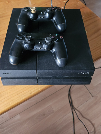 soni playstation 4 +2 dzojstika