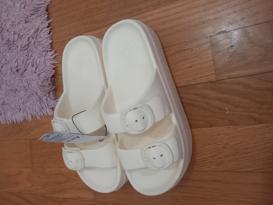 Zara nove gumirane sandale