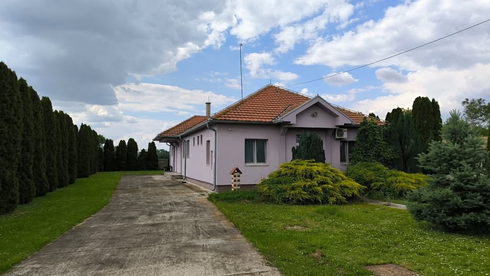 Fenomenalan višenamenski objekat 200m2 – Glušci, Bogatić