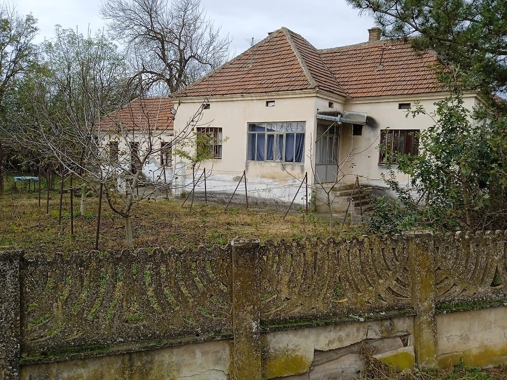 Prodajem kucu selo Rutevac kod Aleksinca