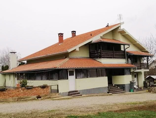 Kuća od 500kv na 12ari placa,vlasnik 1/1 ,asvalt do kuće