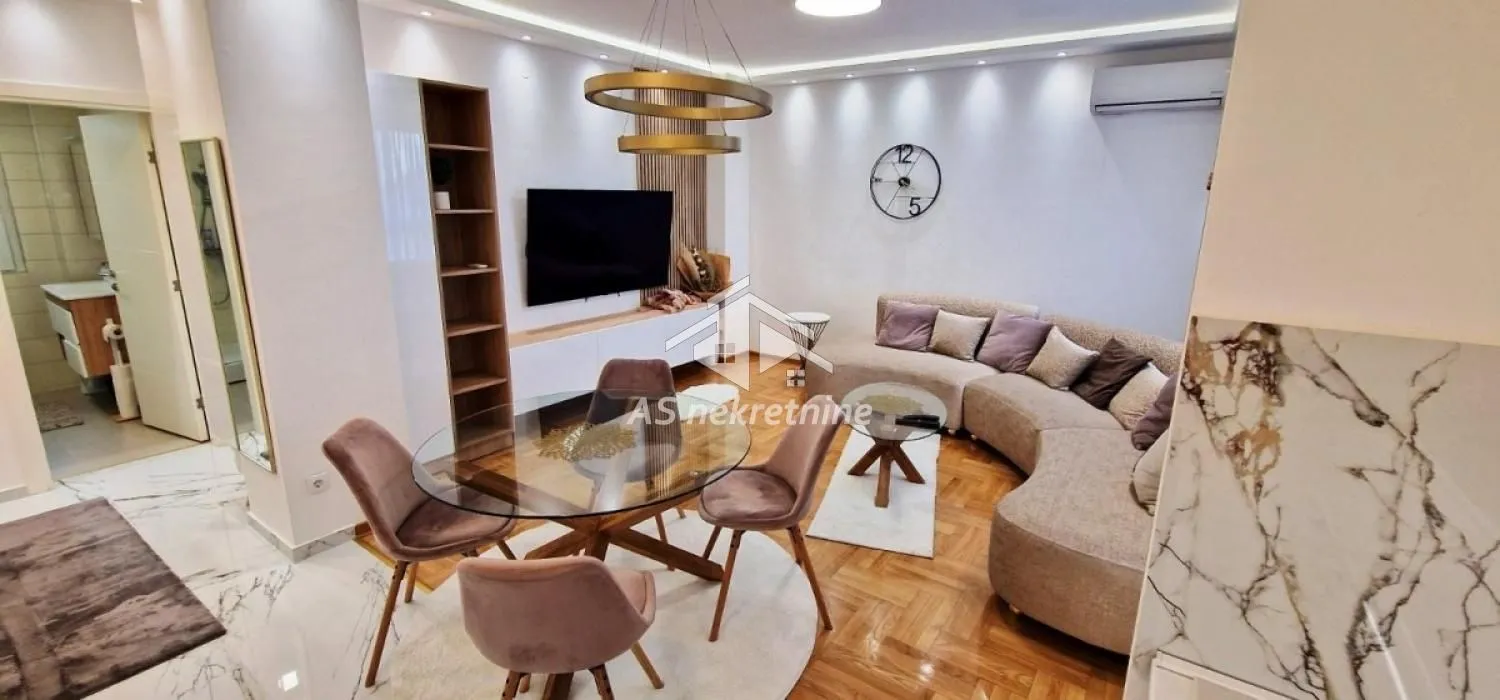 Izdavanje, dvosoban stan, 45m², Novi Beograd Blok 63, Novi Beograd Sve Podlokacije