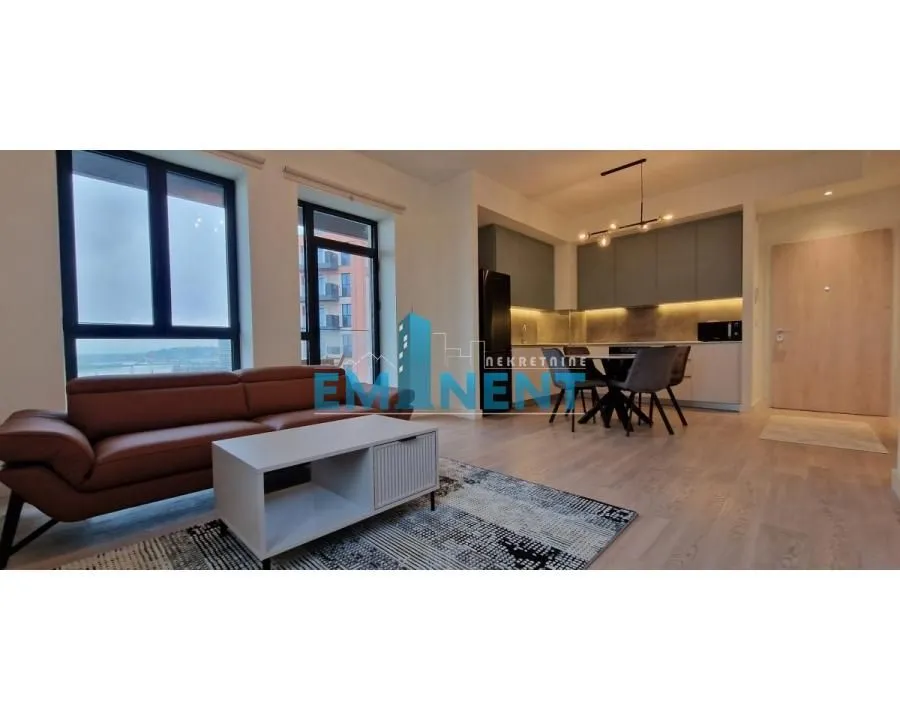 Izdavanje, trosoban stan, 72m², Savski Venac, Beograd