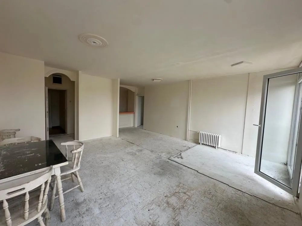 Prodaja, trosoban stan, 77m², Banjica, Voždovac Sve Podlokacije