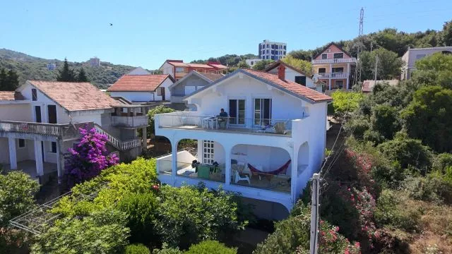 UTJEHA, IZDAJEM VIŠE APARTMANA IZMEĐU BARA I ULCINJA