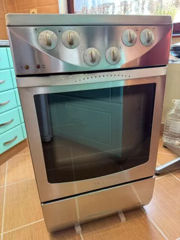 SAMOSTOJEĆI ELEKTRIČNI ŠPORET GORENJE - INOX 50 CM