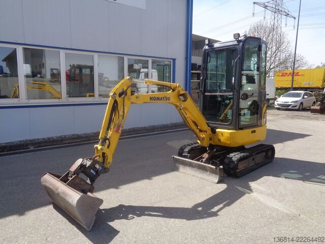 Mini bager
KOMATSU PC16R Powertilt + GL