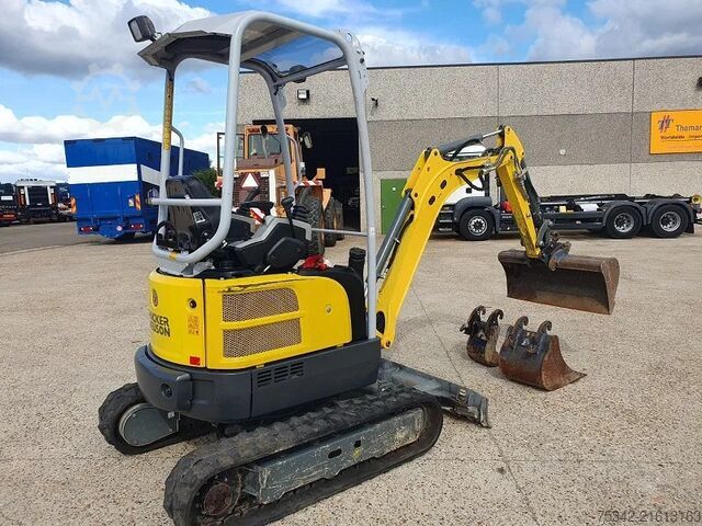 Mini bager
WACKER NEUSON E13-01 - Model EZ17 Minigraver - 757 uren