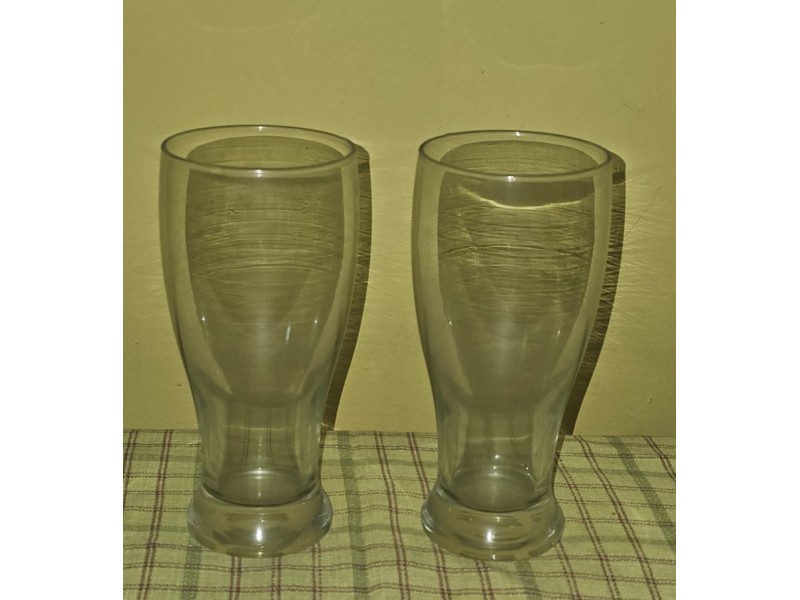 Par kvalitetnih staklenih čaša za pivo 0.5