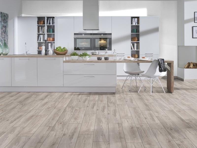 Akcijski laminat K418 – 8 mm, 32/AC4