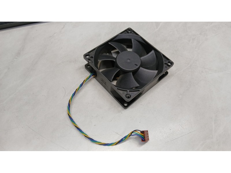 8cm ventilator pin 4 ispravan