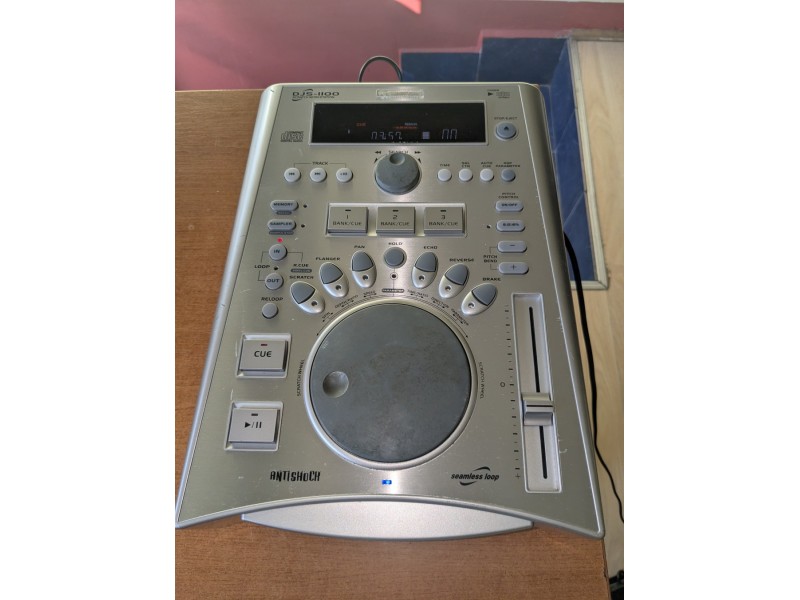 Dj uredjaj