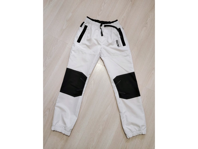 MODERNE PANTALONE ZA DEČAKE VEL. 10