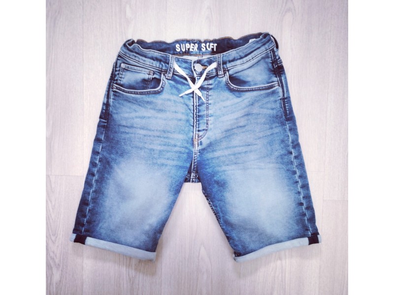 *KAO NOVO* FANTASTIČAN "H&M" ŠORTS VEL. 14