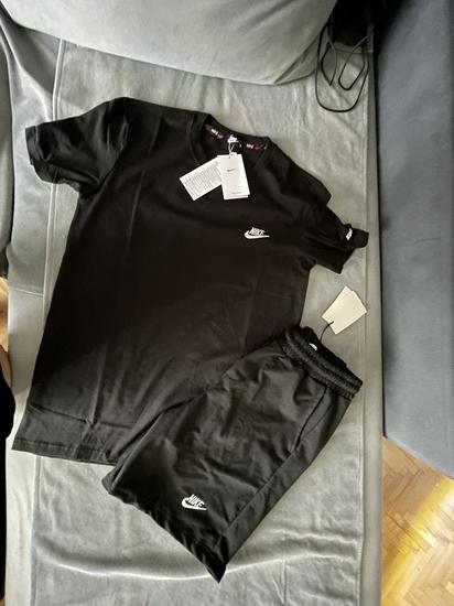 NOVO Nike crni komplet (sorc i majica)