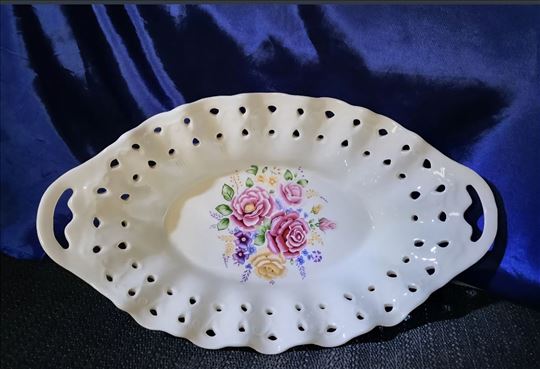 Cinija nova vintaz,porcelanska.