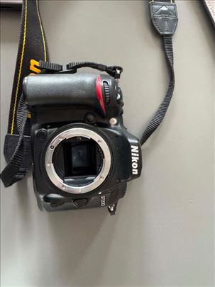 NIKON D7200