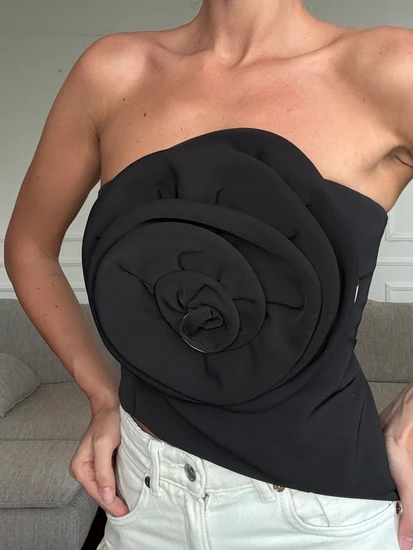 Mona crop