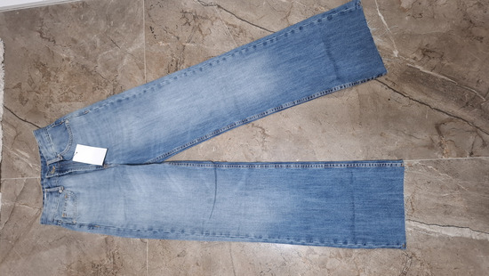 Zara farmerke NOVE
