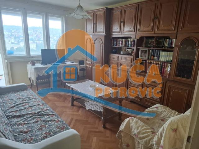Izdaje se odličan stan kod Pravnog fakulteta, 66m2