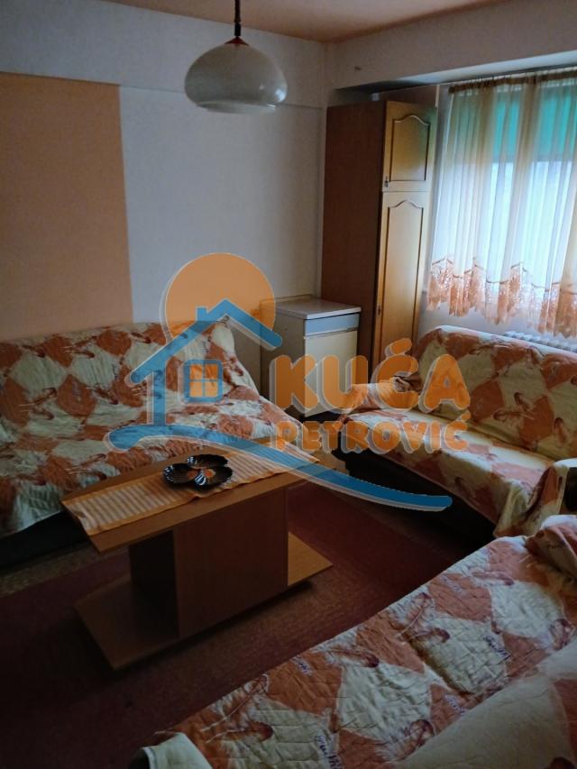 Izdaje se odličan stan u centru Niša, 50m2