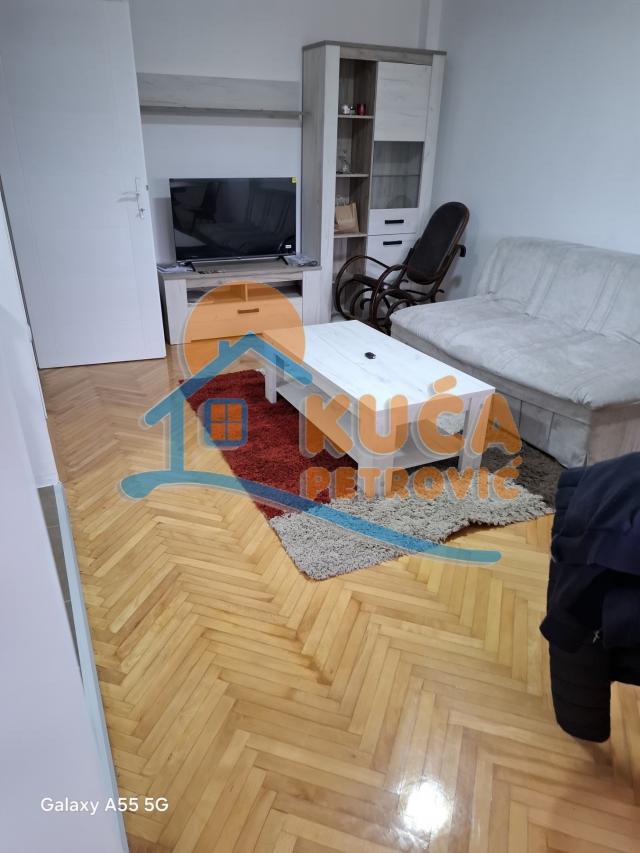 Izdaje se odličan stan na Bulevaru Nemanjića, 30m2