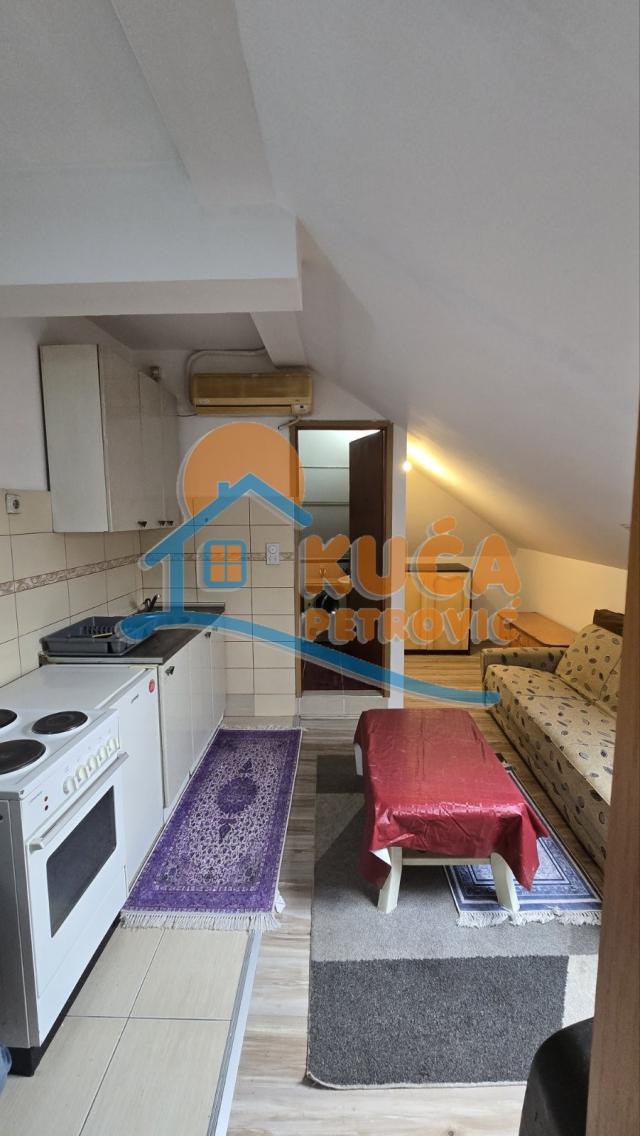 Izdaje se garsonjera kod Gradske bolnice, 27m2