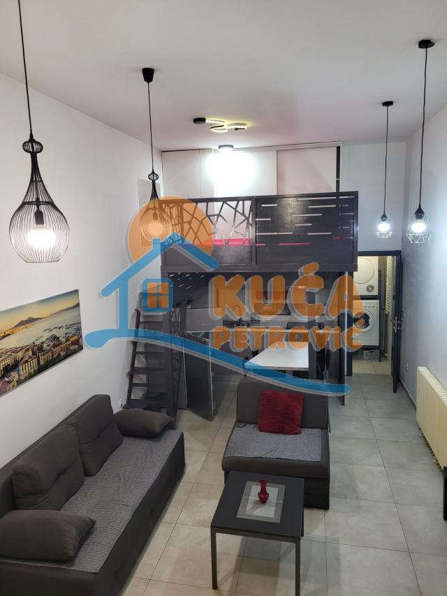 Izdaje se nameštena garsonjera sa galerijom, Koste Stamenkovića, 36m2 + galerija