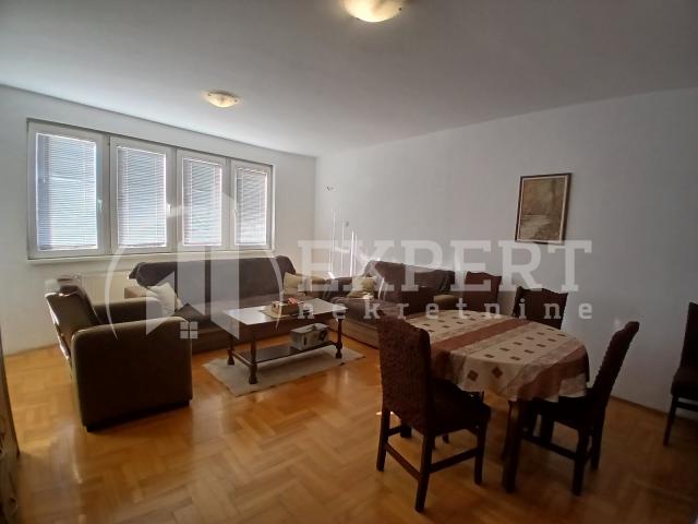 Izdaje se dvoiposoban stan u ul. Majakovskog, 72m2