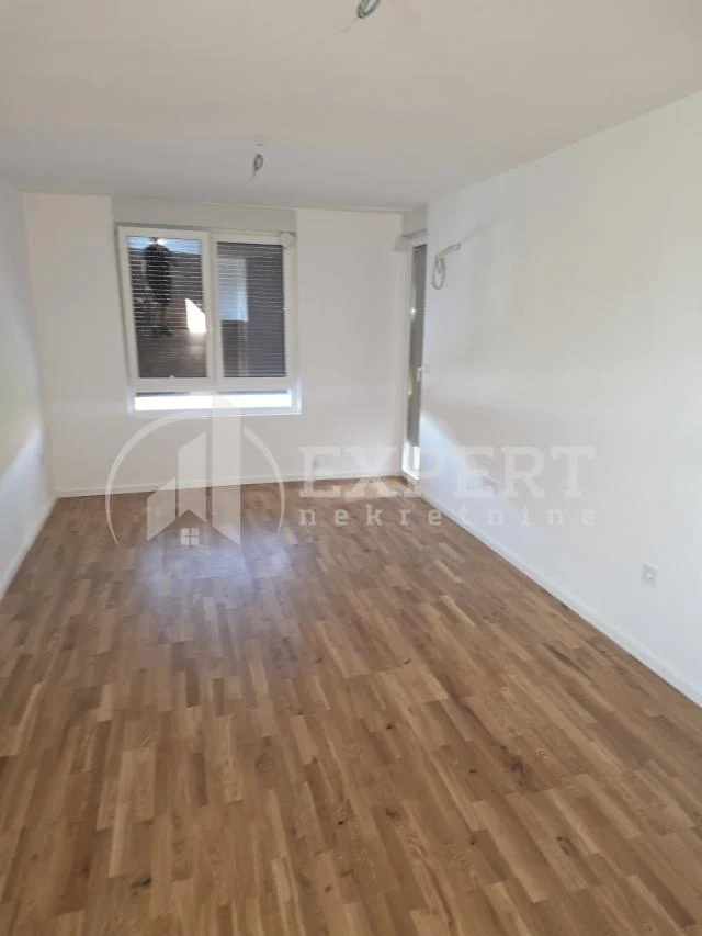 Jednoiposoban stan 47m2 na Panteleju