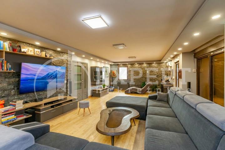 Ekskluzivna  ponuda  stana, Palilula, III  sprat, 216 m2