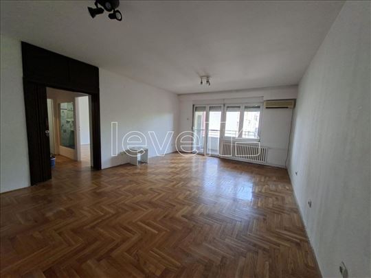 Stan,Novi Sad,Centar,kv: 77.00