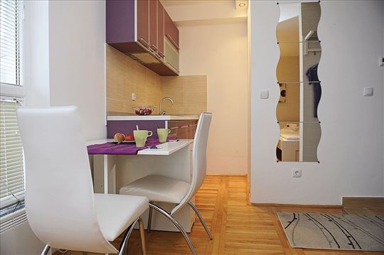 Apartman u Kraljevim Cardacima,uknjizen,opremljen