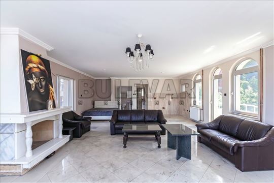 Odličan stambeno poslovni objekat, 540m2, Prokuplj