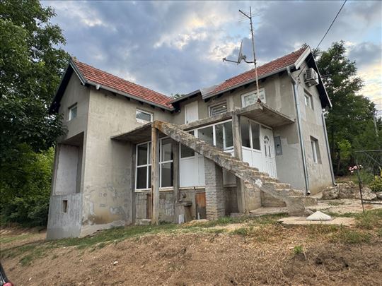 Mala Ivanca 182m2 na 15 ari
