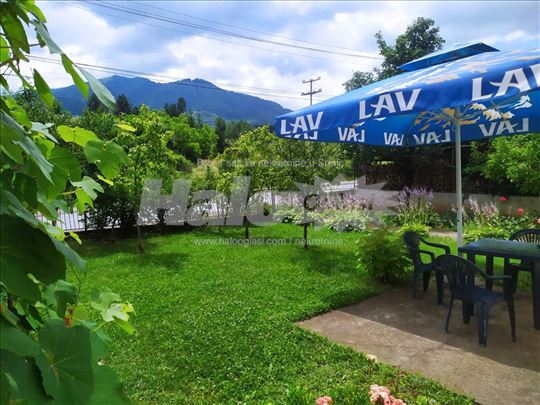 Kuća u Surdulici, 180m2, 6 ari placa