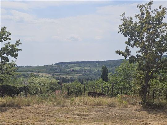 Banstol, plac sa građevinskom dozvolom,72ara