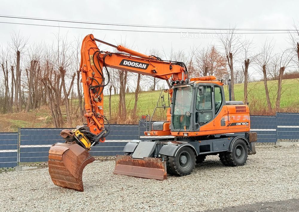 Doosan DX160W bager točkaš