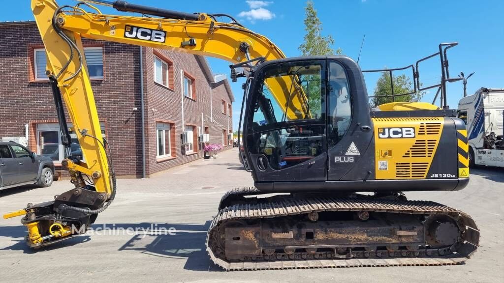 JCB JS130 LC bager guseničar