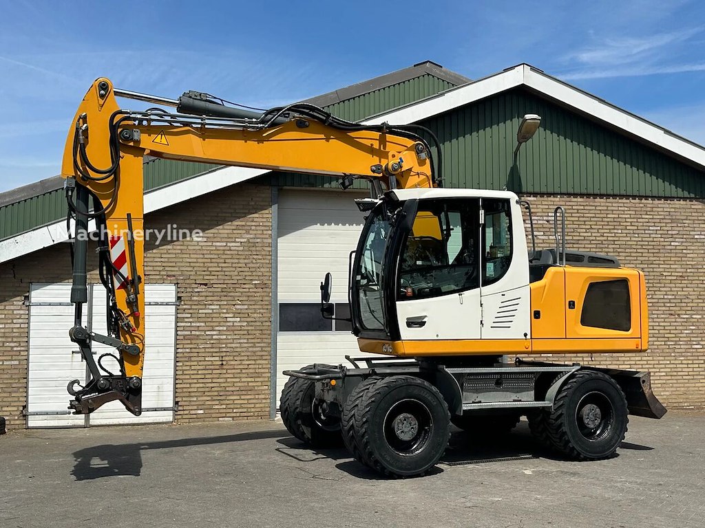 Liebherr A918 bager točkaš