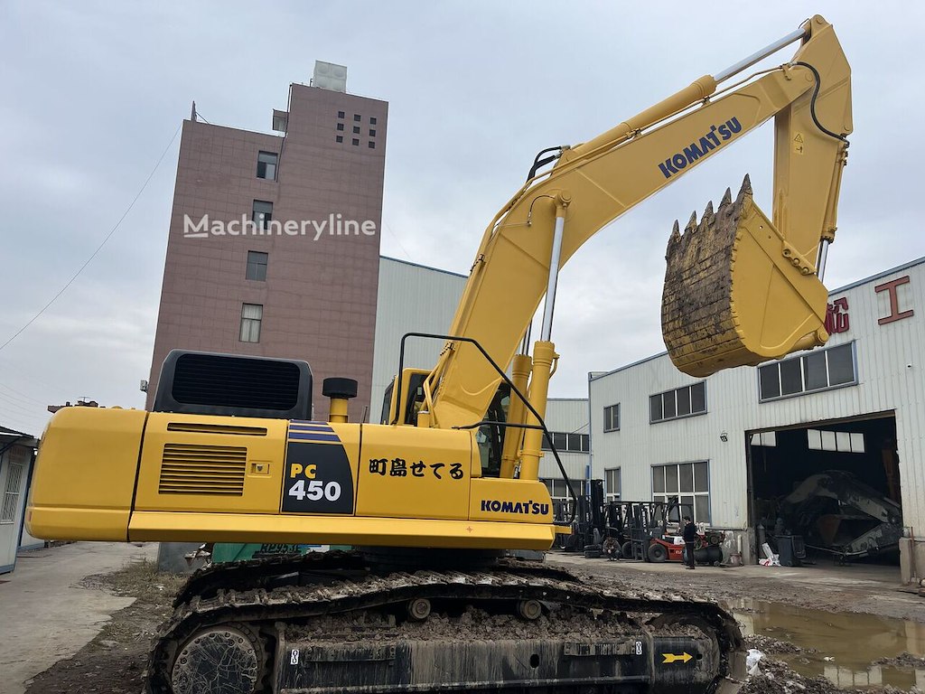 Komatsu PC450 -8 bager guseničar