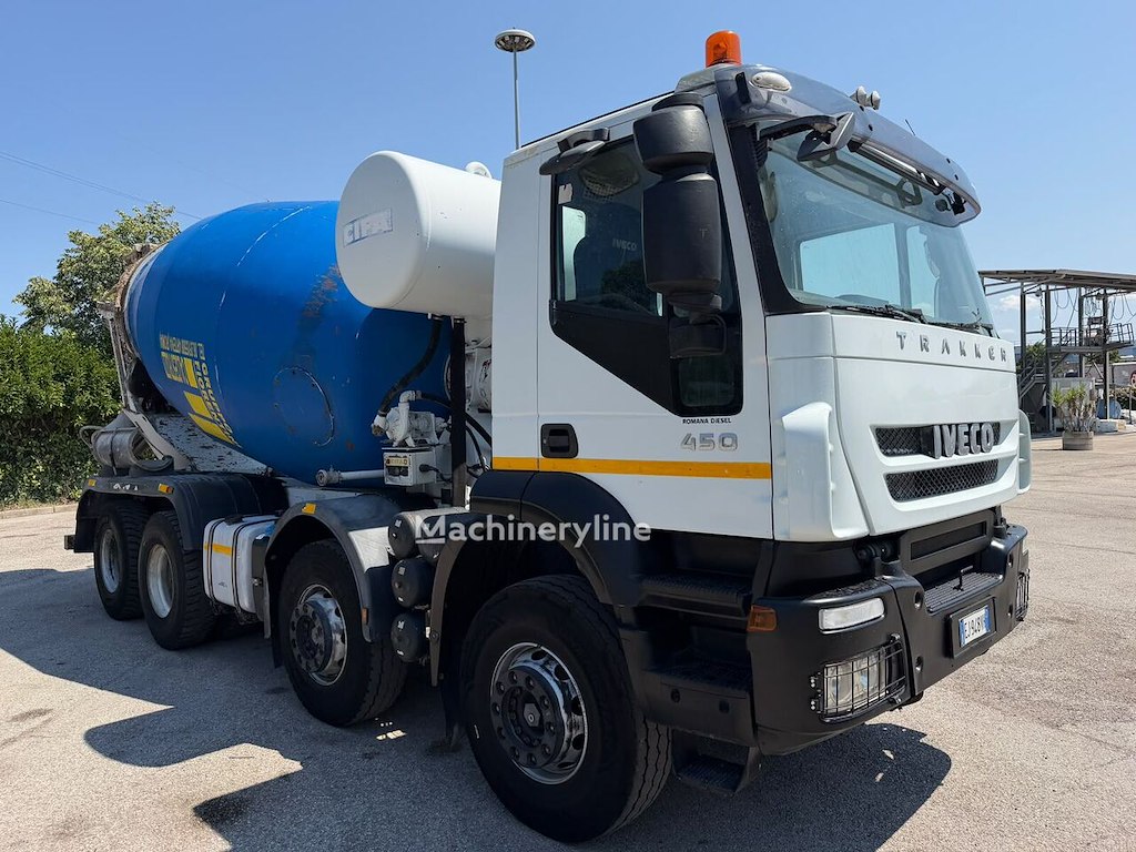 Cifa RY1300 na šasiji IVECO TRAKKER 450 kamion s mešalicom za beton